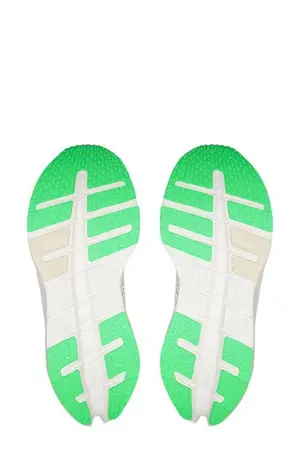 On Cloudrunner 3 Running Shoe - Ghost/verdite