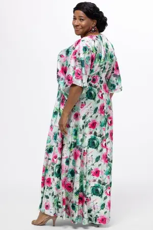 SYDNEY'S CLOSET Satin Maxi Gown