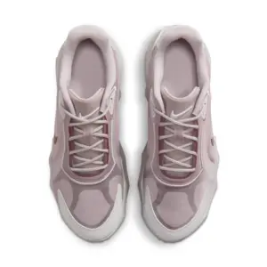 Nike Aura Edge Shoes