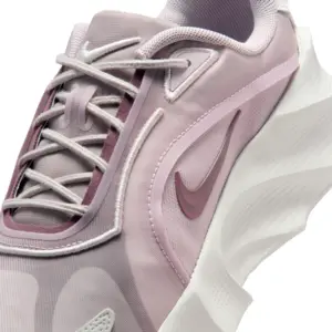 Nike Aura Edge Shoes