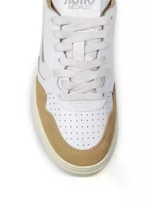 AUTRY Medalist Perforated Sneakers
