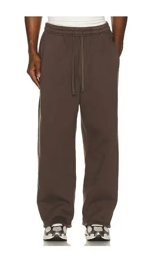 DRMERS CLUB Signature Baggy Sweatpants In . Also - Brown