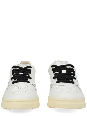 AUTRY Medalist Low Sneakers