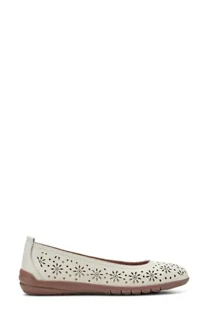 Easy Spirit Araceli Flat - Ivory