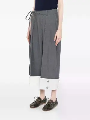 AO YES Pleated Cropped Trousers