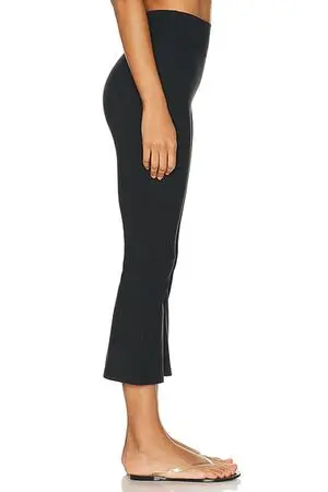 437 The Perfect Capri Pant
