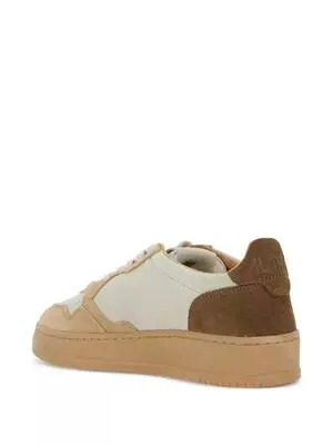 AUTRY Medalist Low Panelled Sneakers