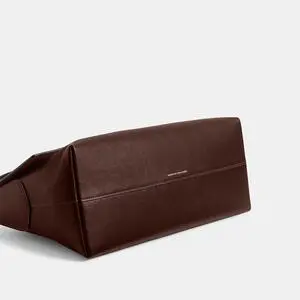 COACH Chelsea Shoulder Bag 36 In Natural Grain Leather - Brass/maple