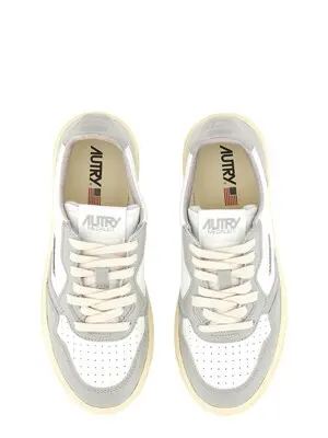 AUTRY Medalist Low Top Sneakers - White