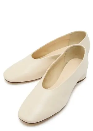 AeydĒ Delia 20 Leather Pumps - Cream