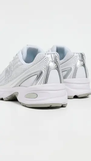 NEW BALANCE 740 Sneakers - White/grey