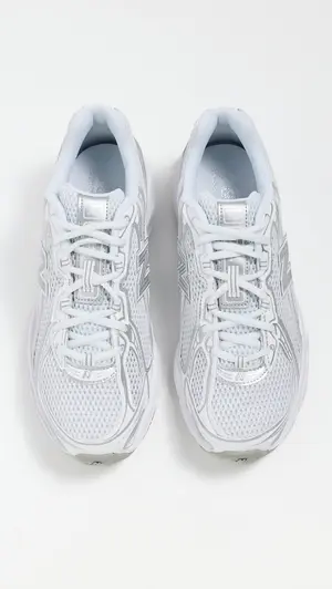 NEW BALANCE 740 Sneakers - White/grey