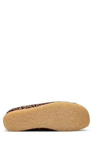 Clarks Wallabee Chukka Boots In Calf Hair - Leopard Print