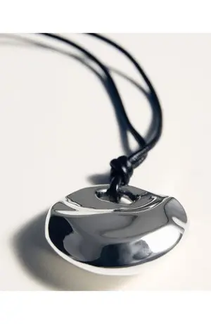 Mango Metal Pendant Necklace - Silver