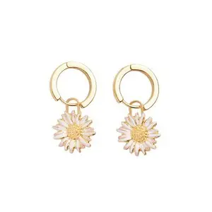 FABLE ENGLAND Daisy Huggie Earrings - Gold