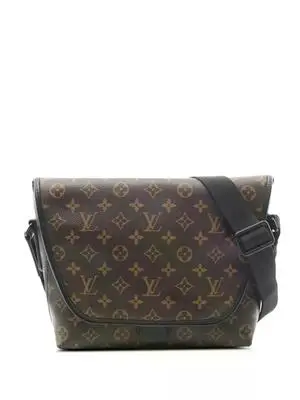 LOUIS VUITTON 2021 Magnetic Messenger Shoulder Bag - Brown