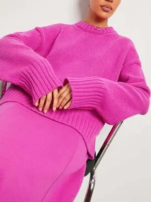 GWYN Crewneck Rounded Sweater