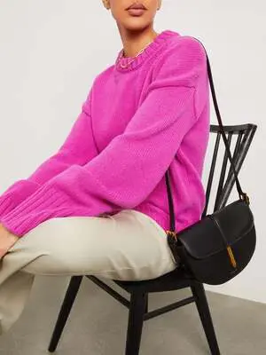GWYN Crewneck Rounded Sweater