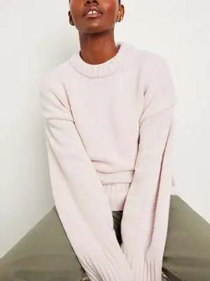 GWYN Crewneck Rounded Sweater