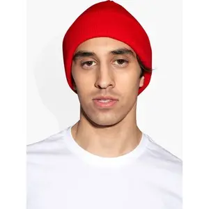 THE CELECT Classic Beanie - Red