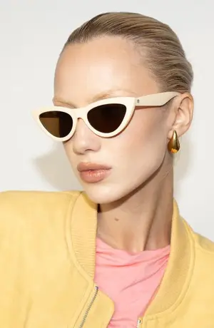 REALITY EYEWEAR Kiss Kiss Sunglasses - Bone