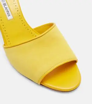 Manolo Blahnik Larache 90 Suede Mules - Yellow