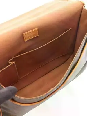 LOUIS VUITTON 2006 Monogram Bosphore Messenger Gm