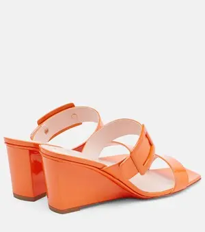 ROGER VIVIER Belle Vivier 60 Patent Leather Wedge Mules - Orange