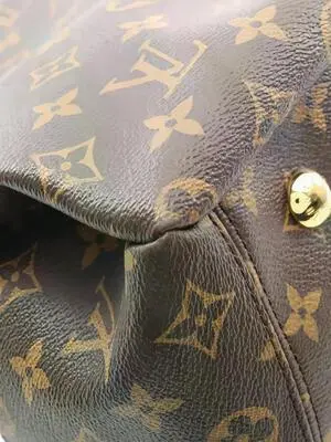 LOUIS VUITTON 2016 Pallas Handbag - Brown