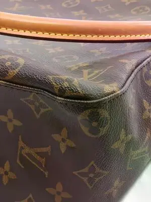LOUIS VUITTON 2000 Gm Looping Shoulder Bag