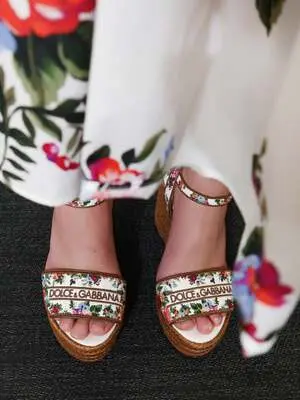 Dolce & Gabbana Raffia Wedge Sandal With Floral Embroidery - Multicolor