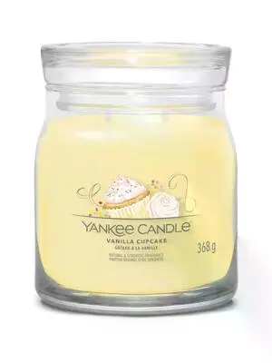 YANKEE CANDLE Medium Vanilla Cupcake Candle - Yellow