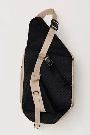 On 9l Sling Bag - Sand Black