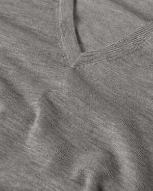 Johnstons Of Elgin Elise Long Superfine Cashmere Jumper - Grey
