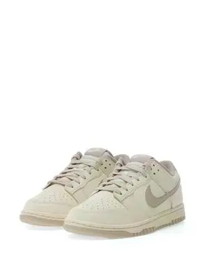 Nike Dunk Low Retro Sneakers - Neutrals