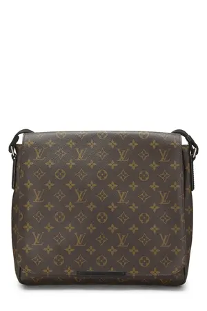 LOUIS VUITTON Monogram Macassar District