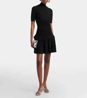 GIANVITO ROSSI Sofia Mirrored Leather Thong Sandals - Silver