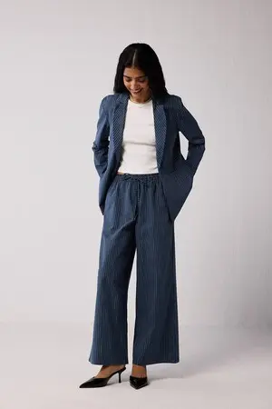REISTOR Wide-leg Drawstring Pants With Navy And White Stripes In Blue - Stripe