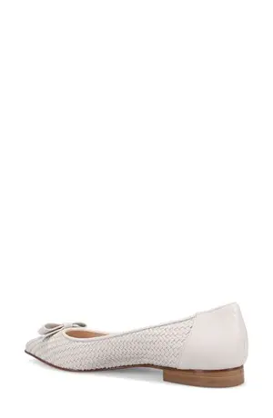 Ron White Jada Pointed Toe Flat - Ivory