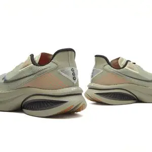 Saucony Endorphin Azura Sneaker