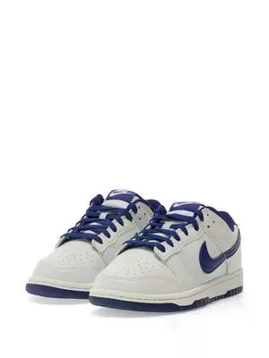 Nike Dunk Sneakers