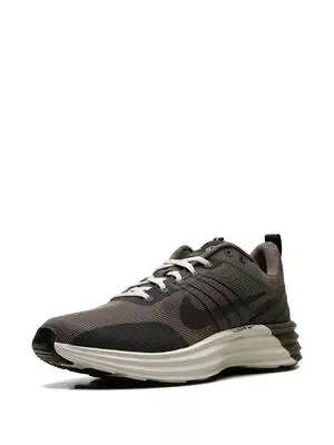 Nike Lunar Roam Sneakers