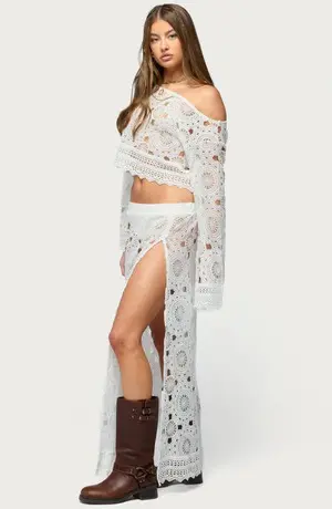 EDIKTED Milana One-shoulder Lace Crop Top