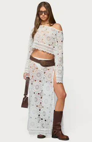 EDIKTED Milana One-shoulder Lace Crop Top