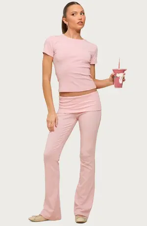 EDIKTED Emelia Fitted Stretch Cotton T-shirt - Pink