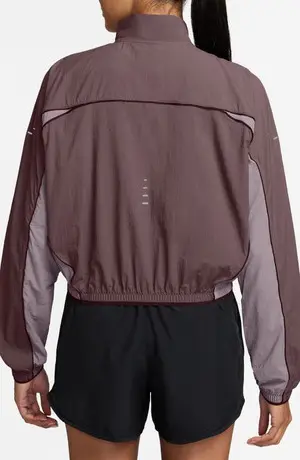 Nike Swift Uv Repel Running Jacket