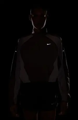 Nike Swift Uv Repel Running Jacket