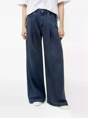 BOSS Pleated Jeans With Frayed Hem