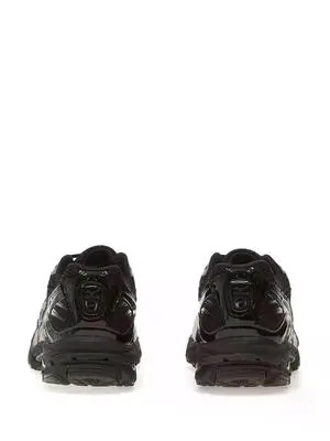 Mizuno Wave Rider Lace-up Sneakers - Black