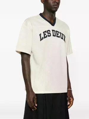 LES DEUX Bronson V-neck T-shirt
